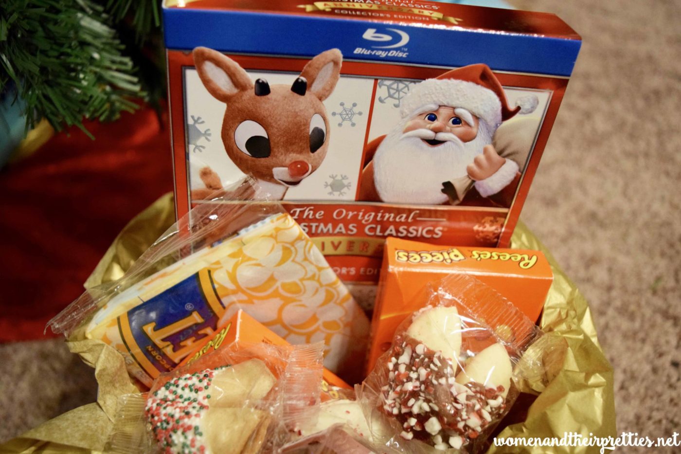 Make Your Holidays POP With These Christmas Classics & Yummy Snacks ...