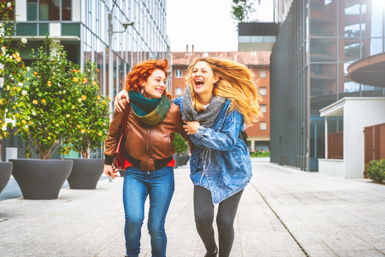 10 Green Flags in Friendship (Signs of a Good Friend) - But First, Joy